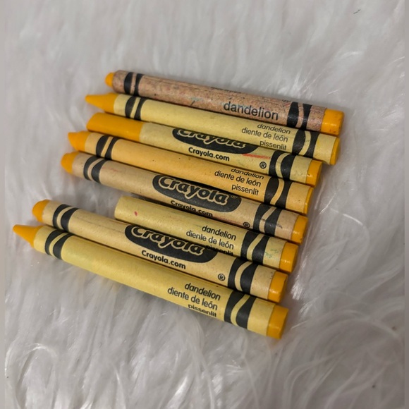 Crayola | Office | 8 Dandelion Crayola Crayons Discontinued Color ...